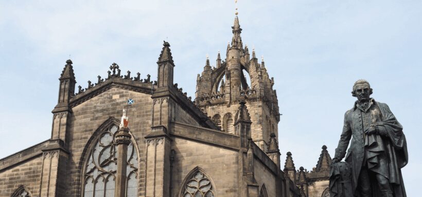Edinburgh: Old Town Walking Tour with an APP - Practical Details and Tips