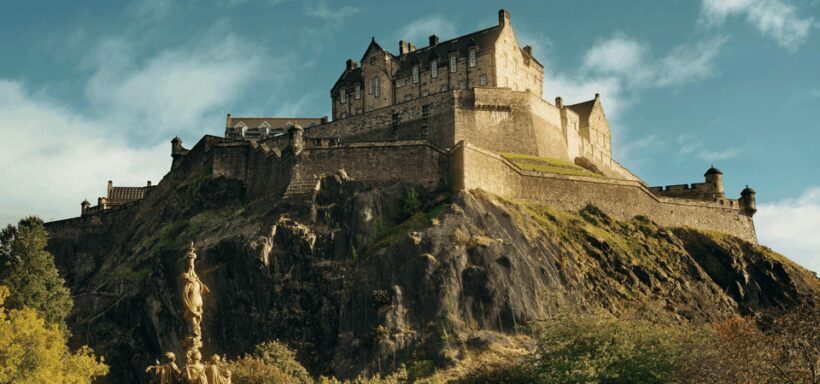 Edinburgh: Old Town Walking Tour with an APP - FAQs