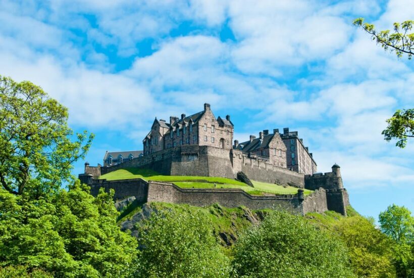 Edinburgh Overnight Trip with Accommodation - Key Points