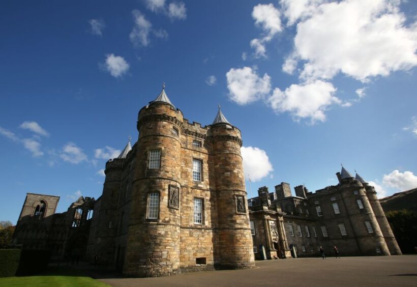 Edinburgh: Palace of Holyroodhouse Entry Ticket - Analyzing the Value