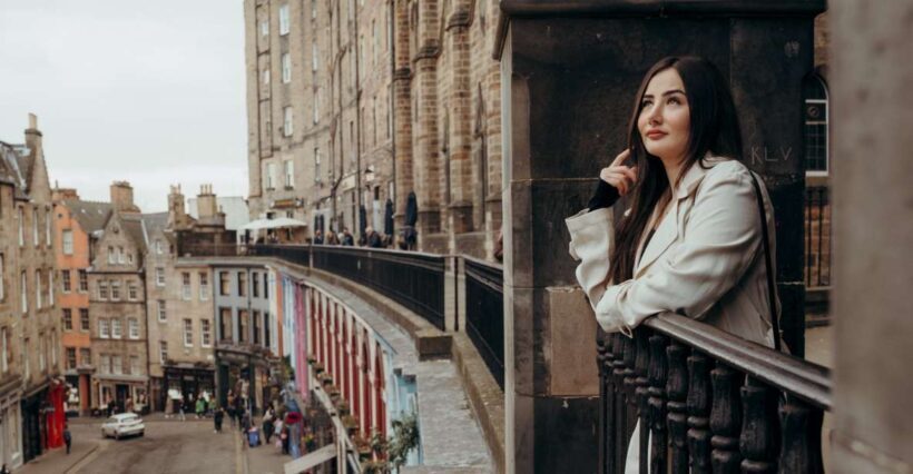 Edinburgh: Photo Shoot with a Private Vacation Photographer - The Photo Session Itself