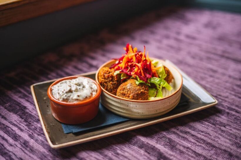 Edinburgh: Plant-based Food Tours of the Old Town - A Deep Dive into the Edinburgh Plant-Based Food Tour