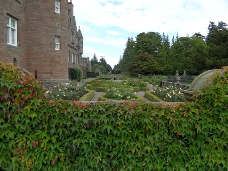 Edinburgh: Private Guided Walking Tour - Who Should Book This Tour?