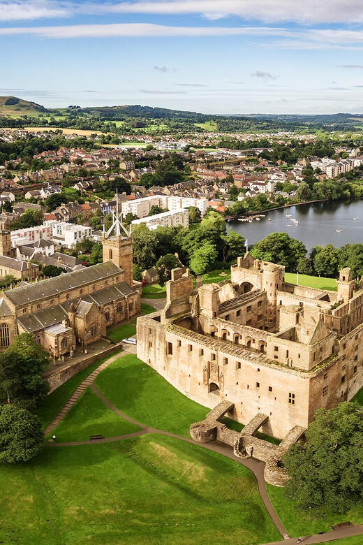 Edinburgh: Private Outlander, Palaces & Jacobites Experience - Pickup and First Stop: Edinburgh