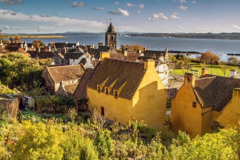 Edinburgh: Private Outlander, Palaces & Jacobites Experience - Blackness Castle