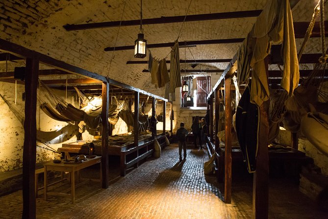 Edinburgh Skip-the-Ticket-Line Castle Walking Tour - The Itinerary: What to Expect