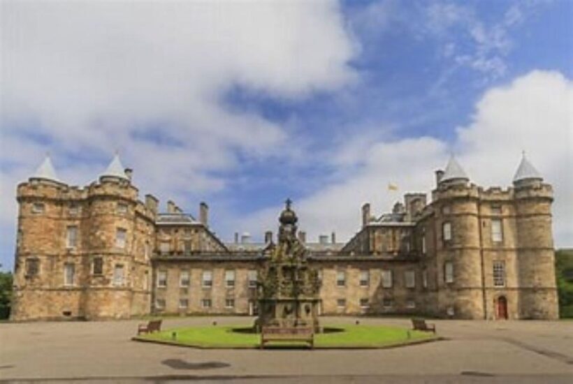 Edinburgh: The Mary Queen of Scots Guided Walking Tour - The Stops and Their Significance