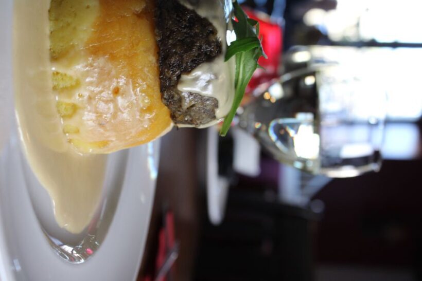 Edinburgh: Tolbooth Tavern Haggis Taster & Whisky Sampling - Key Points
