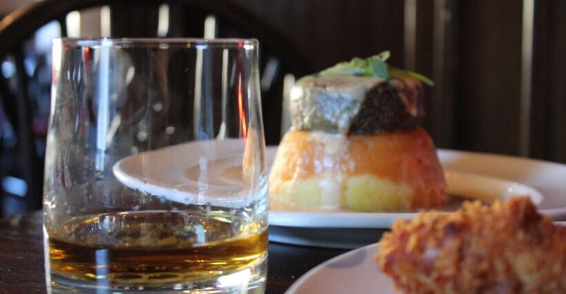 Edinburgh: Tolbooth Tavern Haggis Taster & Whisky Sampling - Who Will Enjoy This Experience?