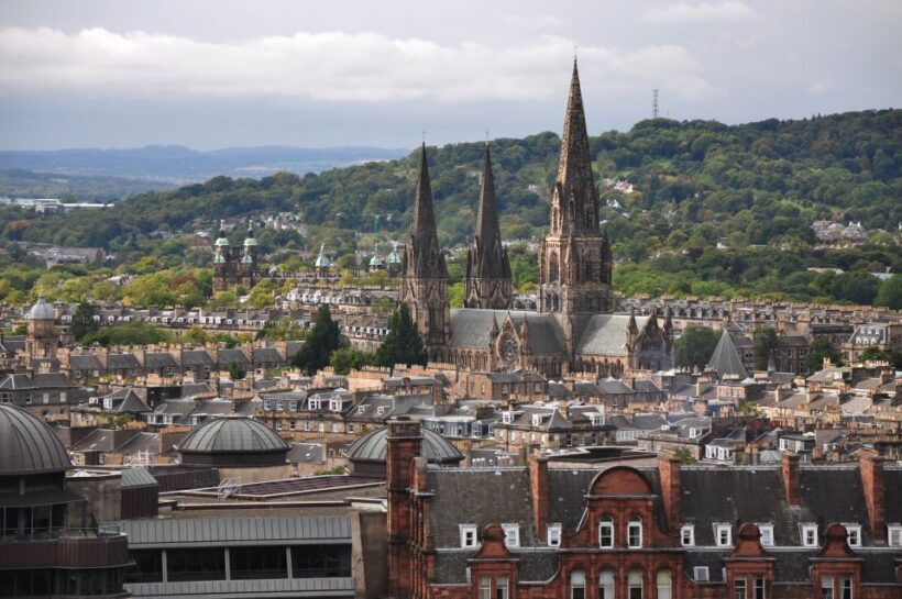 Edinburgh Welcome Tour: Private Tour with a Local - Authentic insights from previous travelers