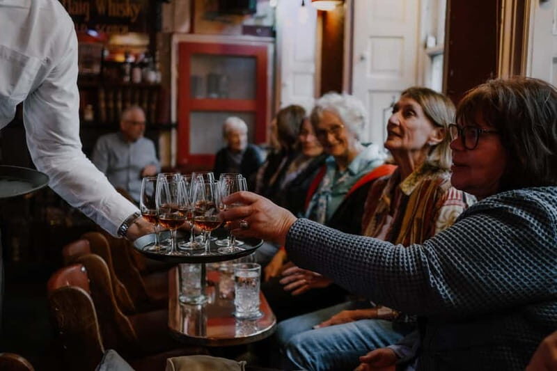 Edinburgh: Whisky Tasting and Storytelling in a Historic Pub - The Experience: A Closer Look at the Whisky Tasting and Storytelling Tour
