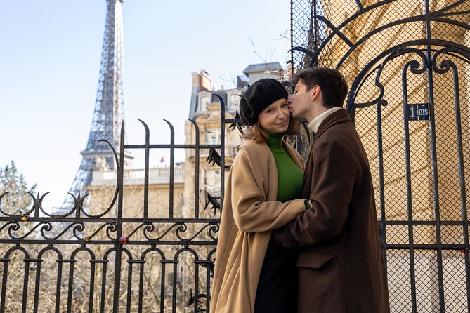 Eiffel and La Seine Photo Shoot - Paris Photographer - Photographer and Photography Style