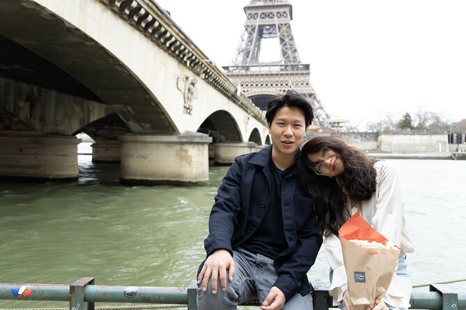 Eiffel and La Seine Photo Shoot - Paris Photographer - Pricing and Availability Details