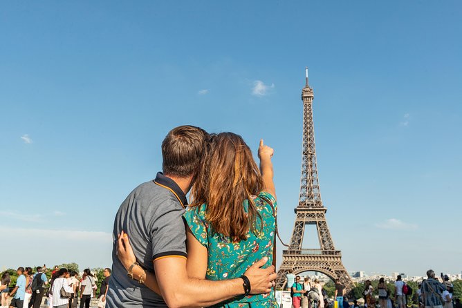 Eiffel Tower Access, Seine Dinner Cruise and Moulin Rouge Show - Logistics and Meeting Points