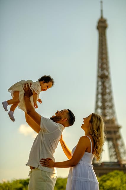 Eiffel Tower privat Photoshoot - Authentic Experiences and Authentic Photos