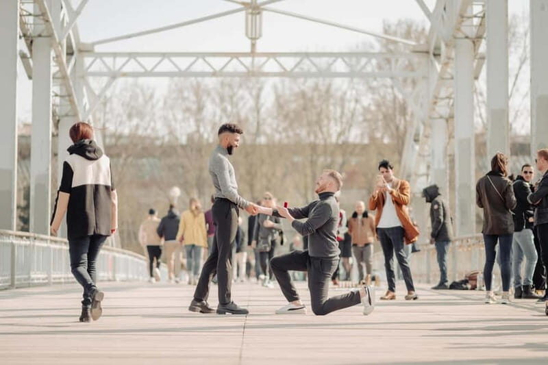 Eiffel Tower Proposal lgbtqia+ / 1h Photographer - Practical Details & Considerations
