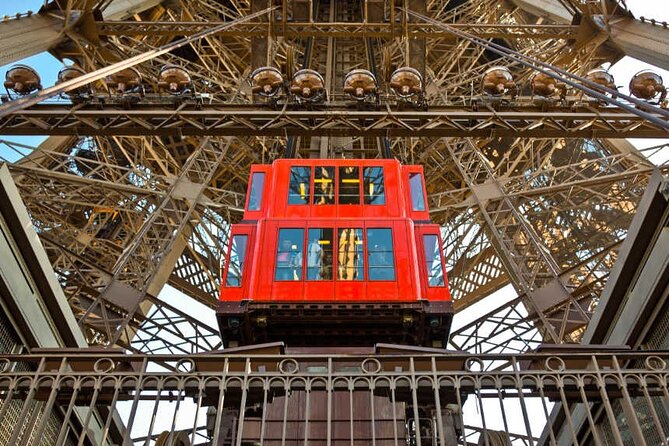Eiffel Tower Summit at Premium Sunset Time via Lift - Dealing With Crowds and Wait Times