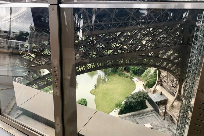 Eiffel Tower Summit Semi-Private Guided Tour - Customer Feedback and Experiences