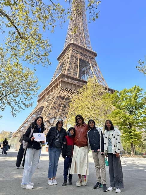 Eiffel Tower: Ticket to Summit or 2nd Floor by Elevator - FAQs