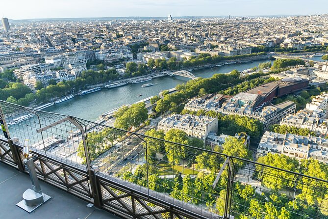 Eiffel Tower with 2nd Floor Access & Trocadero Gardens Tour - FAQ