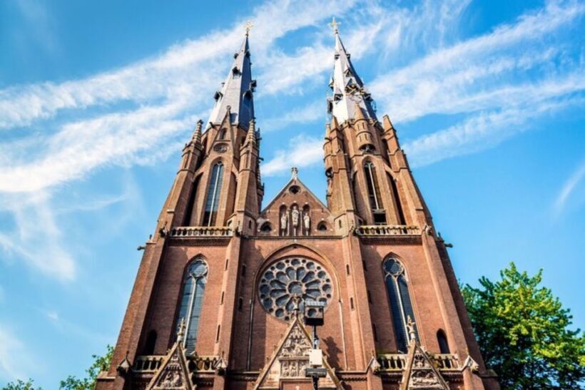 Eindhoven: Private custom Walking tour with a local guide - Key Points