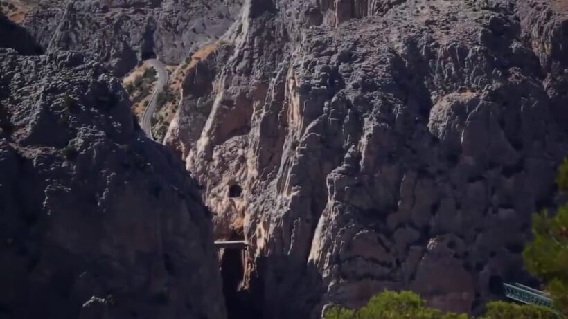 El Chorro: Caminito del Rey Gorge Route Guided Walking Tour - The Pros and Cons