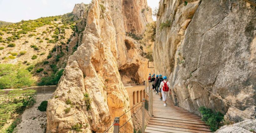 El Chorro: Caminito del Rey Guided Tour with Shuttle Bus - Key Points