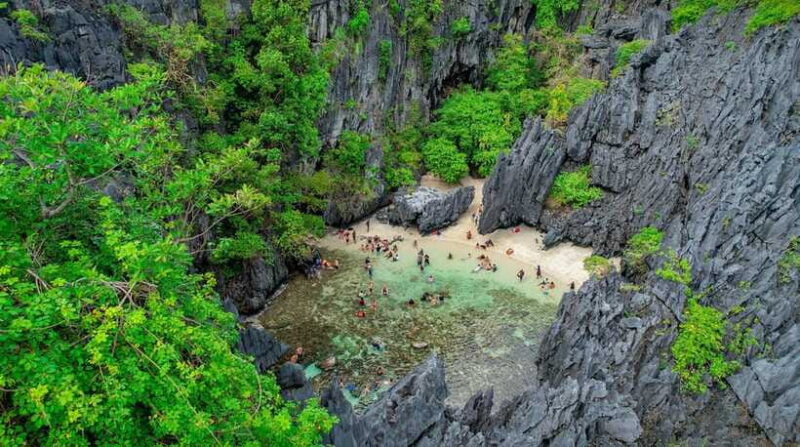 El Nido: Island Hopping and Snorkeling Private Boat Tour - Who Should Consider This Tour?