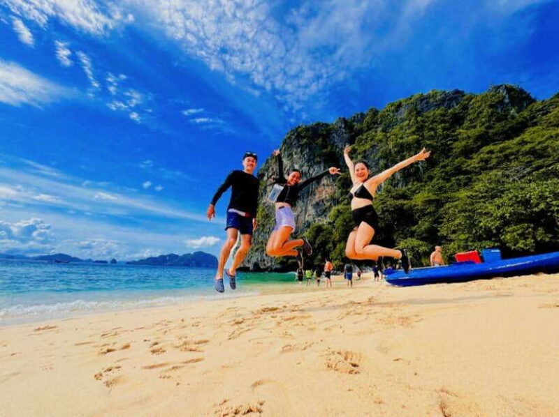 El Nido: Private Customized Tour with Snake island & Caves - FAQs