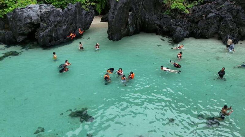 El Nido:Private Tour D with Highlights Small & Cadlao Lagoon - Key Points
