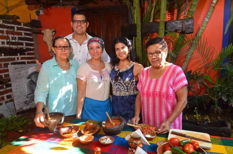 El Quelite: Molcajete Salsa and Tortilla Making Workshop - An In-Depth Look at the Experience