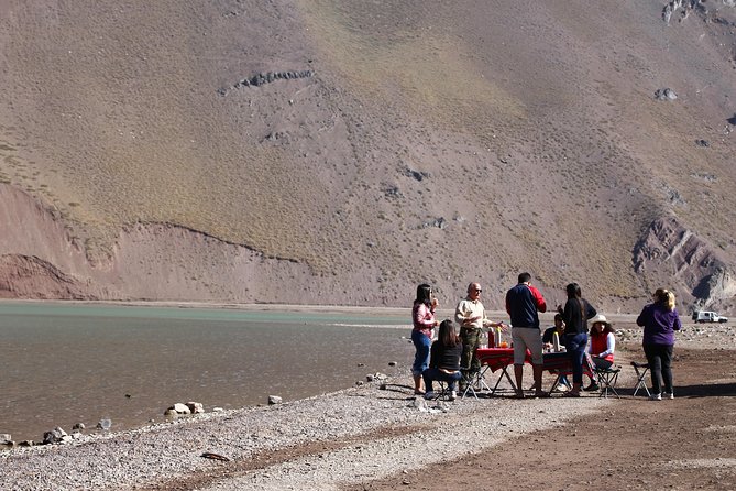 El Yeso Reservoir and Plomo Hot Springs in a Semi-Private 4x4 - Relax in Termas Del Plomo