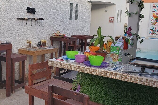 Elaboration of tortillas by hand following the Mexican tradition - Practical Details and Tips