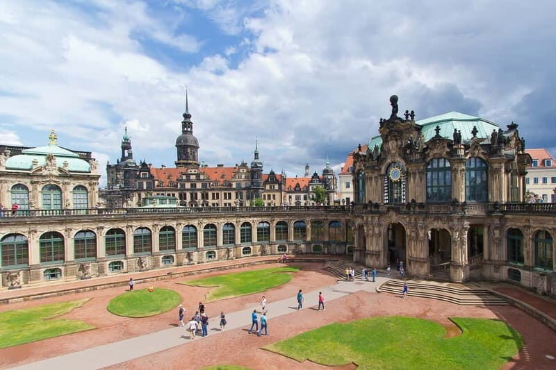 Elbfloren: Historical city tour - A Closer Look at the Dresden City Tour