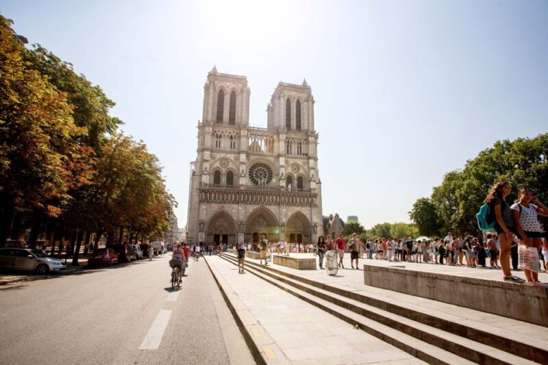 Electric Bike Tour of Paris Hidden Gems - What Makes the Guides Stand Out