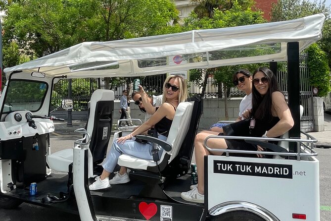 Electric Tuk-Tuk Tour Through MODERN MADRID - Flexibility and Customization Opportunities