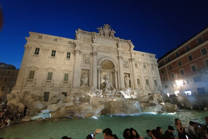 Elegant Rome by Night Tour and Dinner in a Local Restaurant - Dining at a Local Roman Restaurant