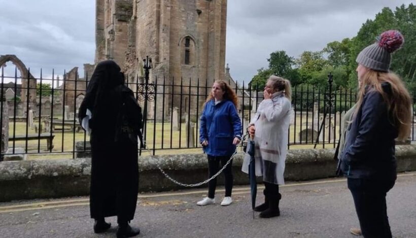Elgin: Cathedral Interior Guided Tour - Key Points