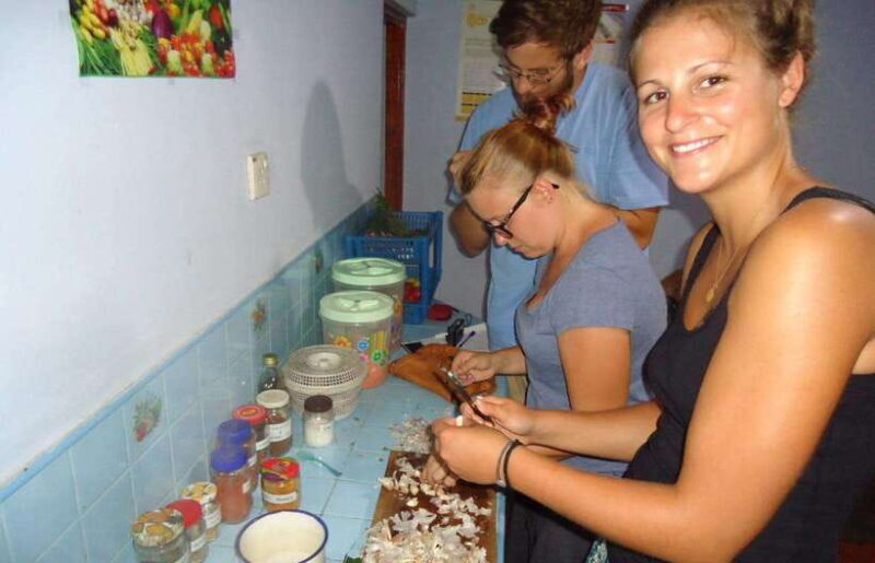 Ella: Cooking Class with Mom at Ella Cool Air Inn - Key Points