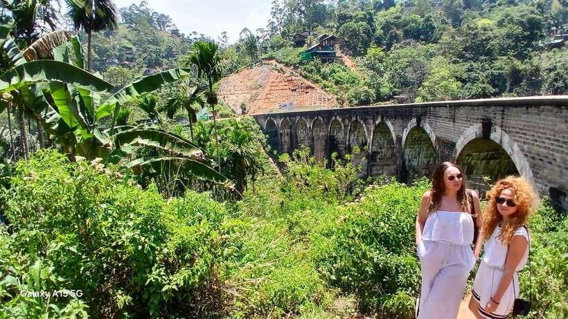 ELLA Lipton Seat Tea Test & Pluck 9Arch, Waterfalls, & Lunch - Who Should Consider This Tour?