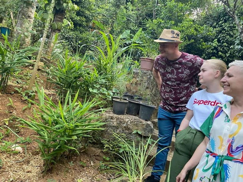 Ella: Nine Arch Spice Garden Tour with Traditional Lunch - FAQs