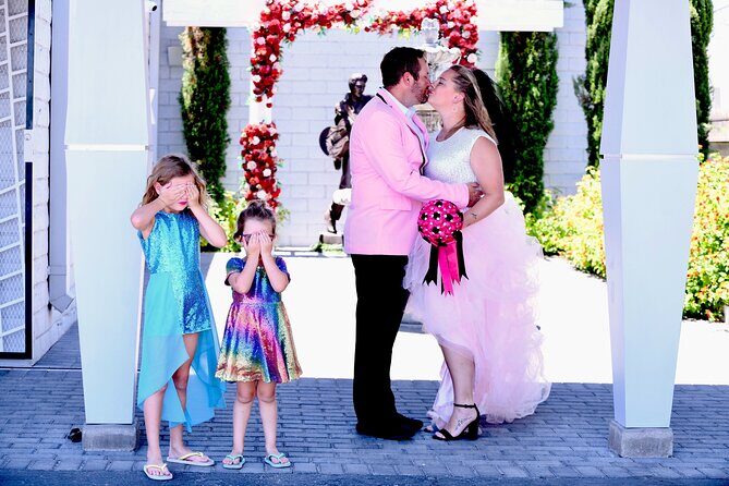 Elvis Chapel Wedding and Vow Renewal - A Closer Look at the Elvis Chapel Wedding and Vow Renewal