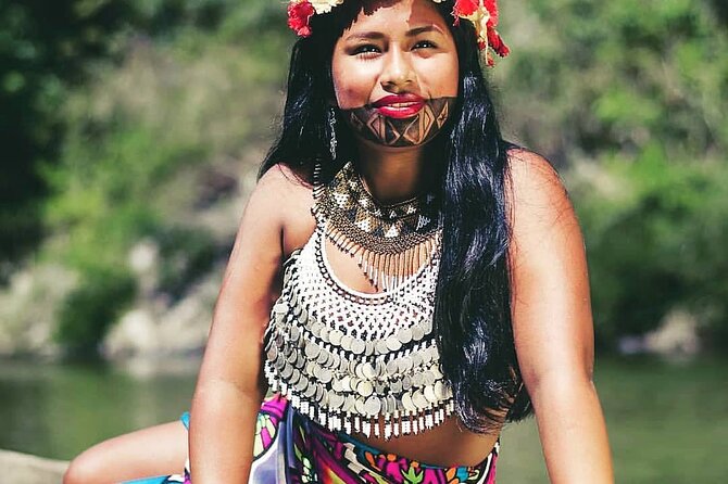 Embera Village Waterfalls and Alajuela Lake With Lunch Included - Relaxing at the Alajuela Lake