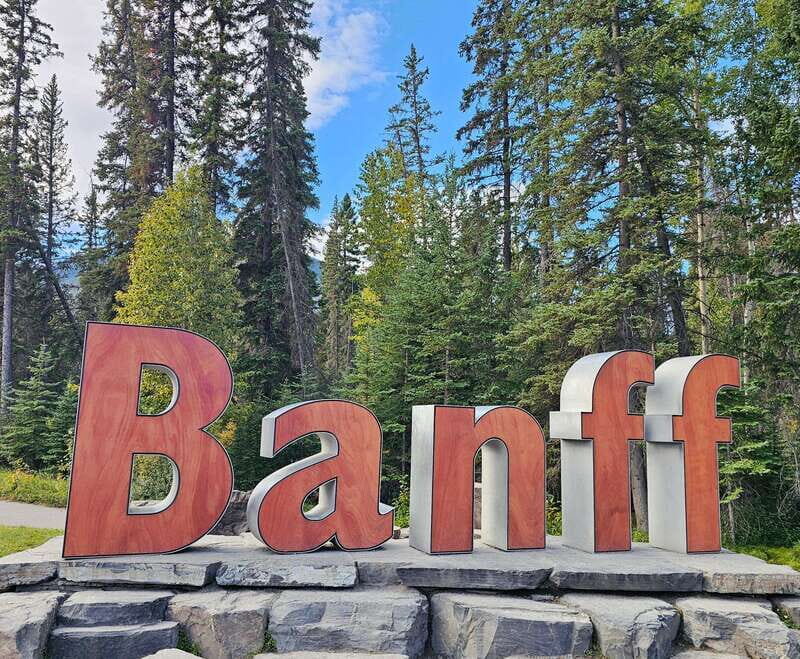 Emerald Lake, Lake Louise, Johnston Canyon & Banff Tour SUV - FAQs