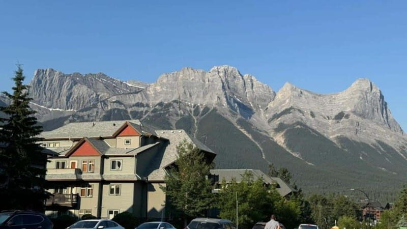 Emerald Lake, Moraine, Louise, Johnston Canyon & Banff Town - What to Expect at Each Location