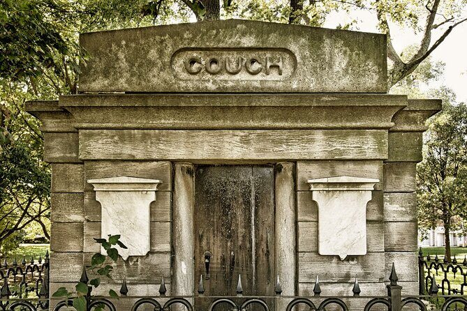 Enchanted Pedicab Tour History & Secrets of Lincoln Park - FAQ