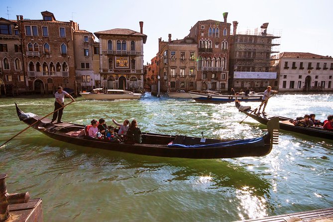 Enchanting Venice: Private Gondola Experience - Key Points