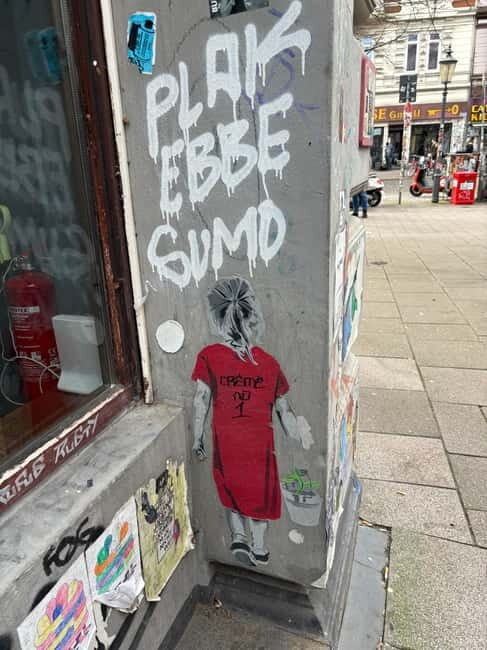 English guided insider tour through the Schanzenviertel - An In-Depth Look at the Hamburg Schanzenviertel Insider Tour