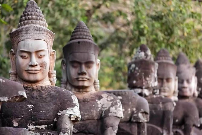 English-Speaking Local Guide for Angkor Wat Day Tour - Key Points