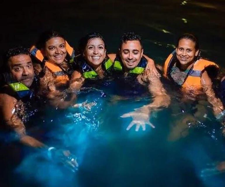 Enjoy the beach at Barú: Aviary + bioluminescense plankton - FAQ